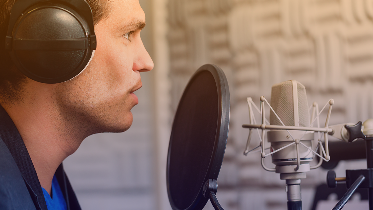 4 Tips De Audífonos Para Mejores Tomas De Voz